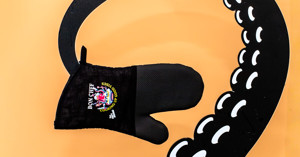 Bon Chef BBQ mitt | Two Chefs Brewing